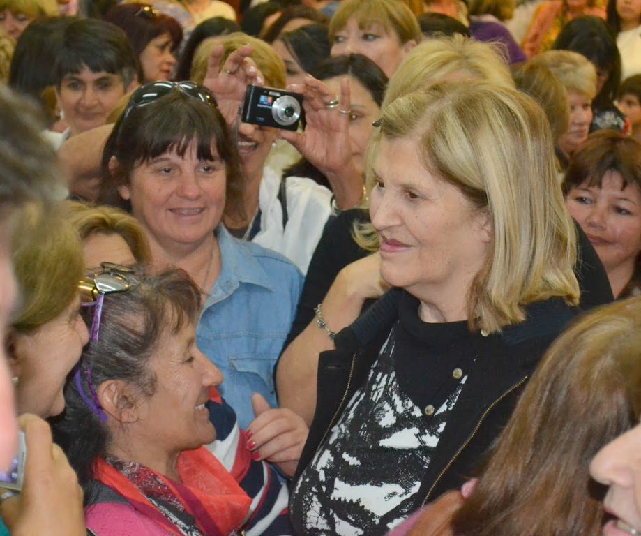 Homenajes a Laura Martínez Pass de Cresto en aniversario de su ...