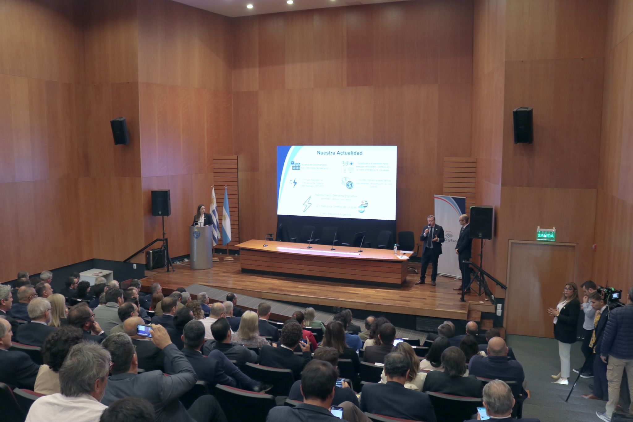 Salto Grande presentó otra etapa de su renovación en Uruguay