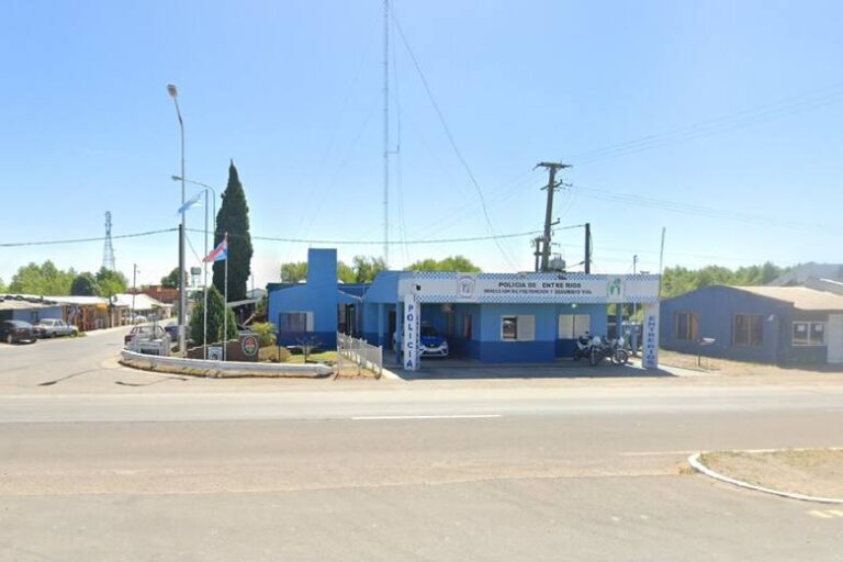 Allanan un desarmadero ilegal y había un patrullero de Entre Ríos