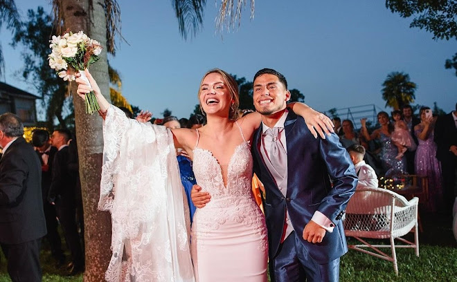 El casamiento de Lucas Robertone en Argentina - Libreentrerios